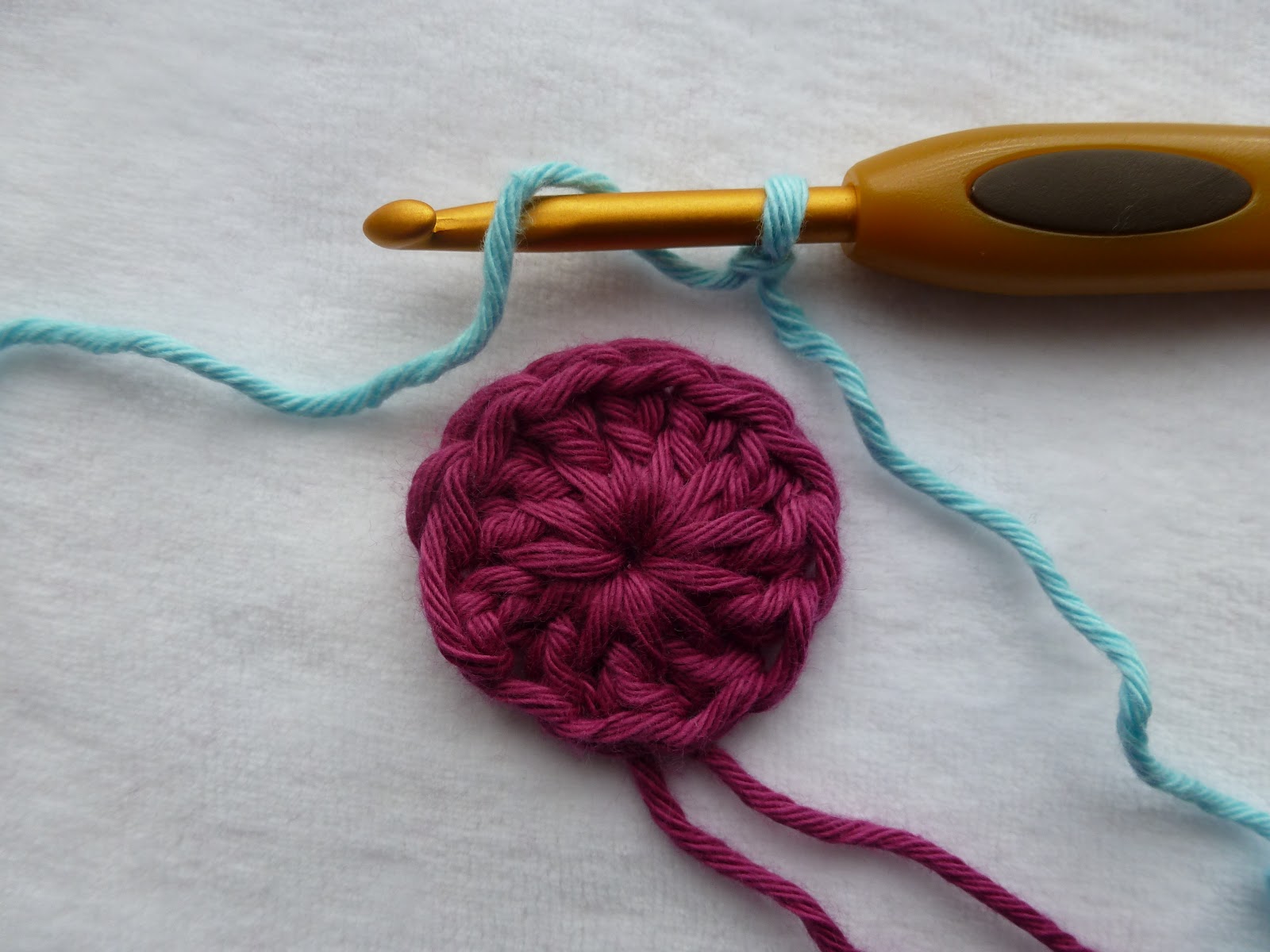 Karin aan de haak: Afhechten, kleur wisselen en aanhechten