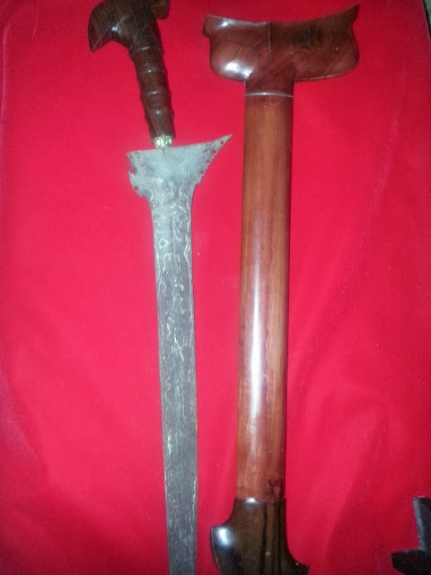 SELANGKAH KE ALAM MISTIK: JENIS-JENIS KERIS