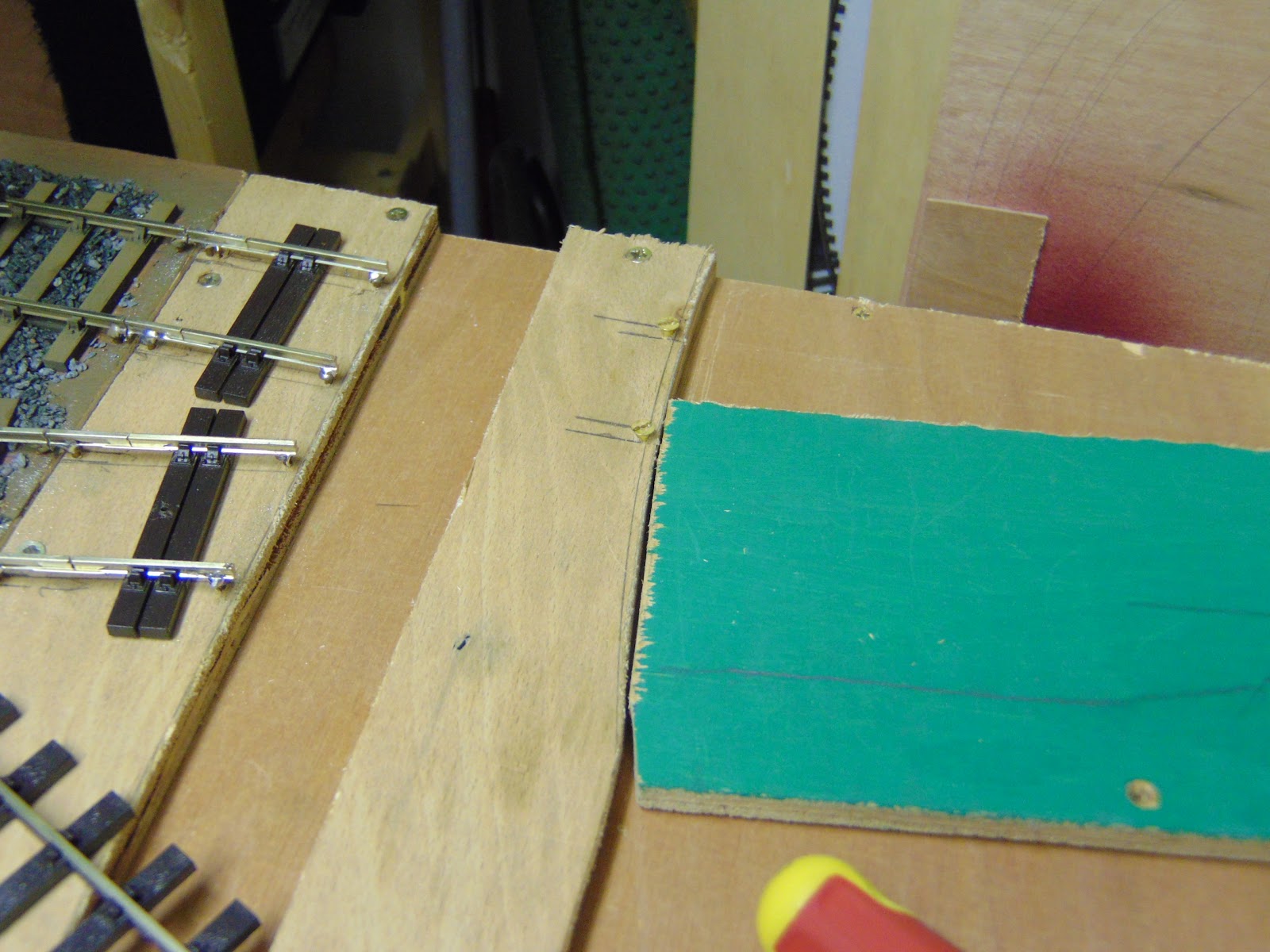 Dorset Railway Modelling: O gauge layout fiddle yard conundrum.