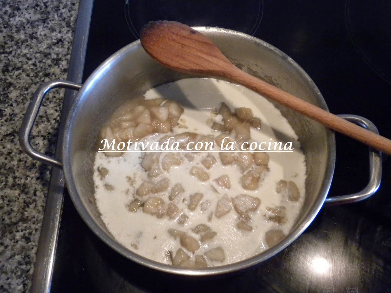 MOTIVADA CON LA COCINA: Salchichas en salsa de peras