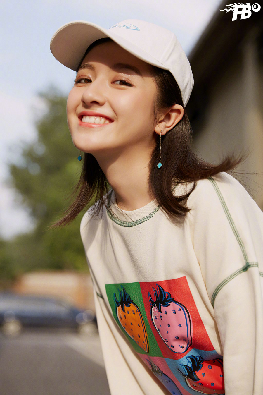 China Entertainment News: Landi Li poses for photo shoot