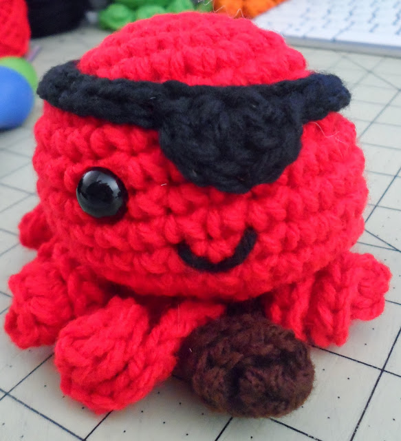 Kristen's Crochet: Octo Pirate, Octo Ghost, and Upcoming Patterns!