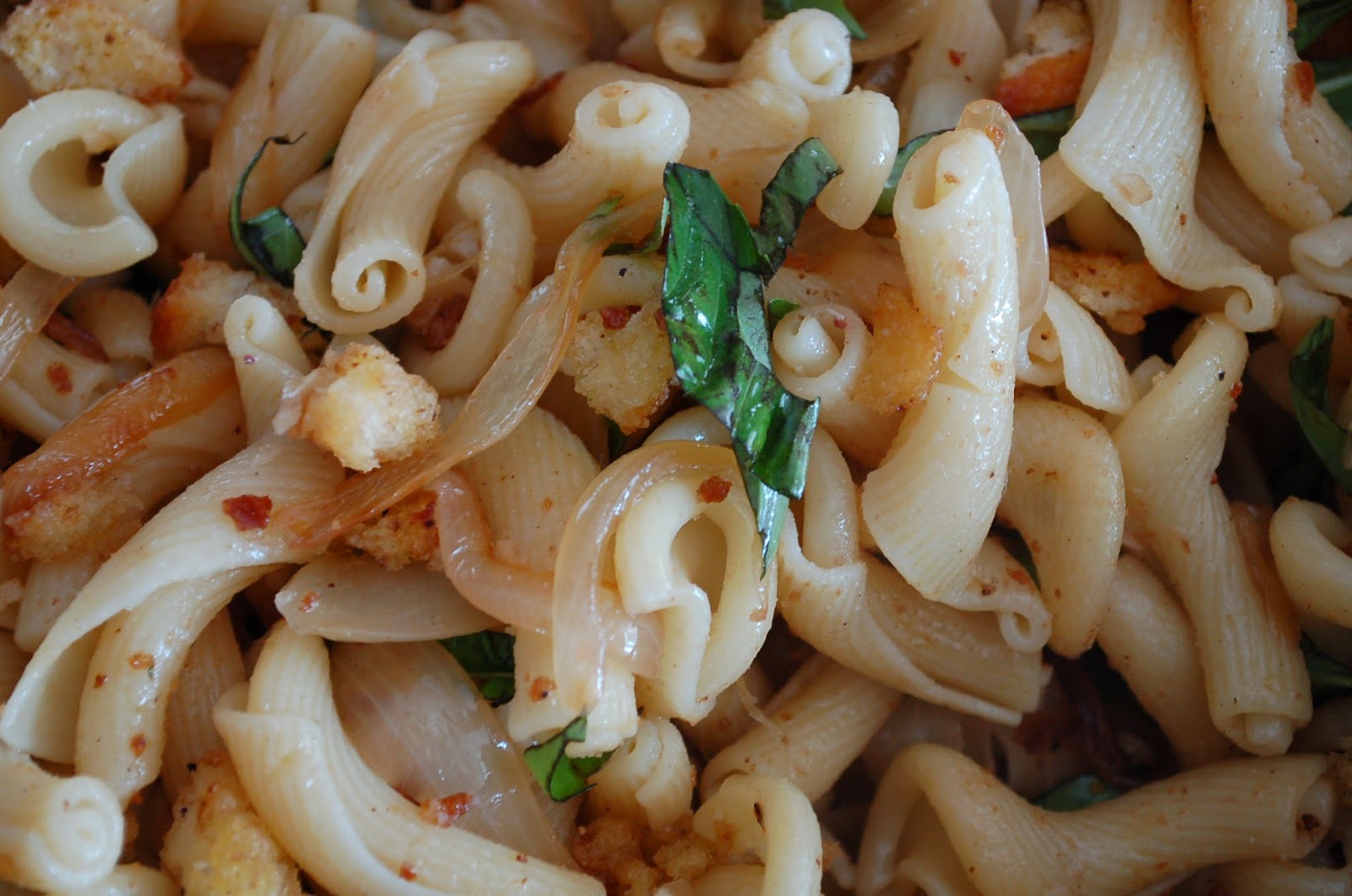 buttons and pie: recipe: anchovy and onion pasta