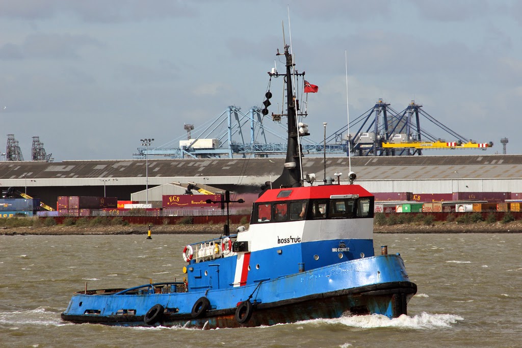UK Shipping: BOSS TUG outwards at Gravesend 01/04/2015.