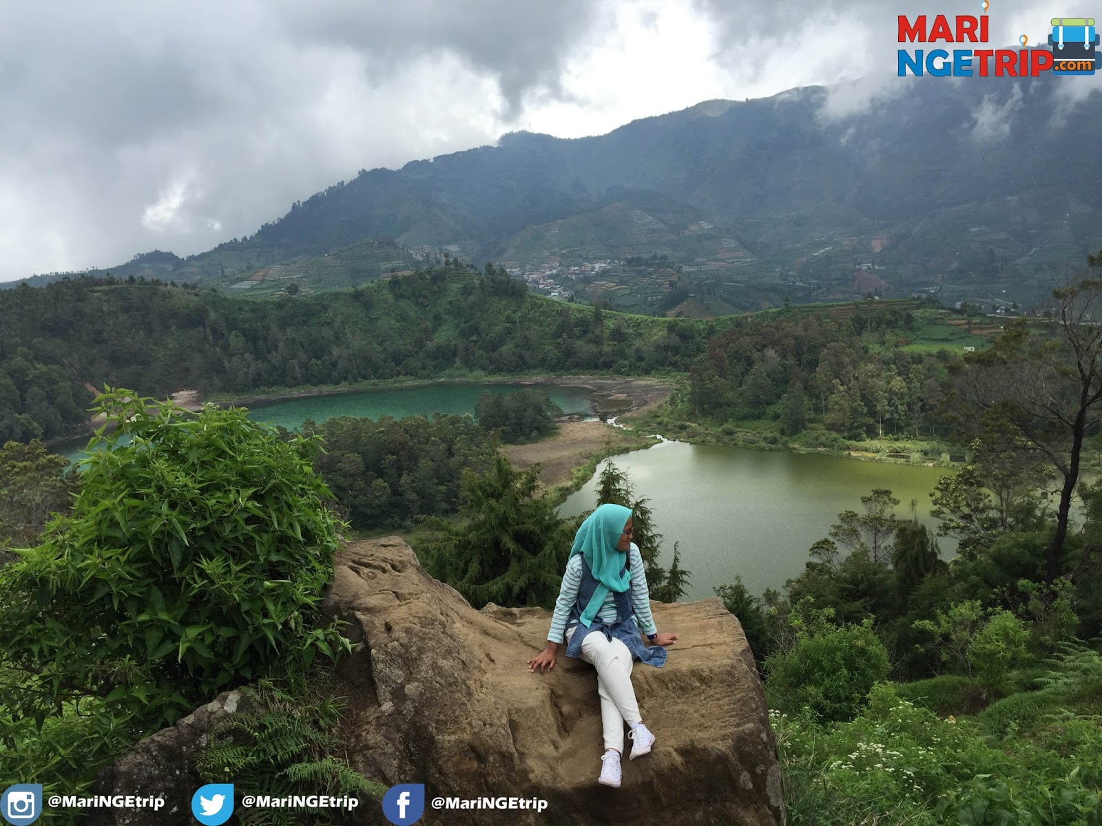 Menikmati Panorama Telaga Warna Dari Atas Batu Ratapan Angin, Dieng ...