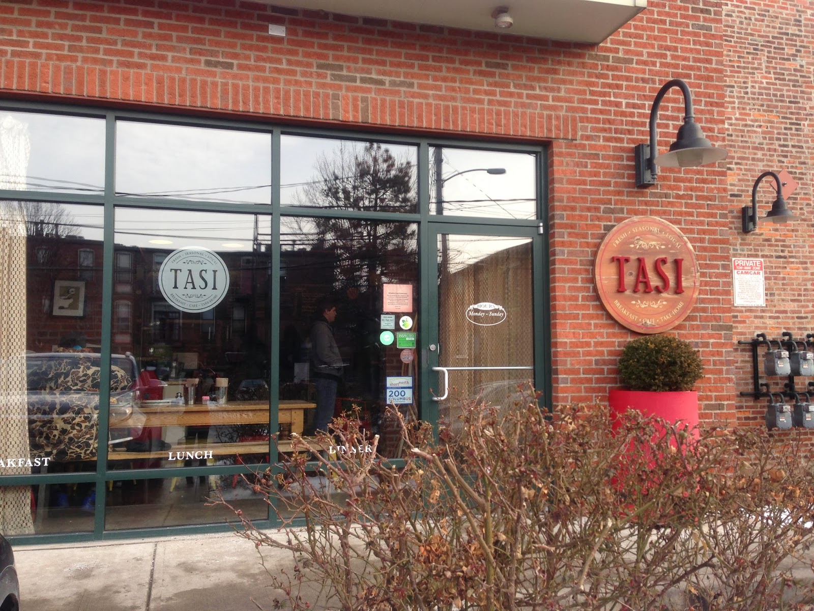 Trésor Caché: In a Tizzy for Tasi