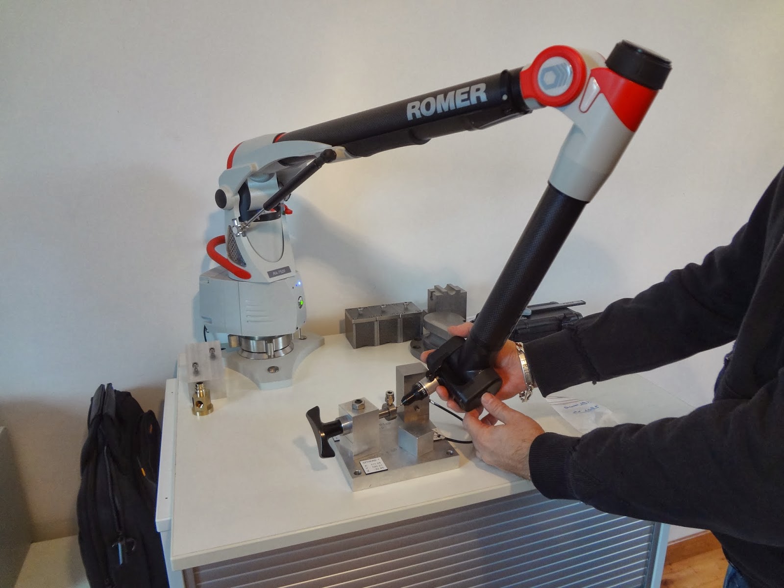 ABG Concept: MMT - Machine à Mesurer Tridimentionnelle portable.