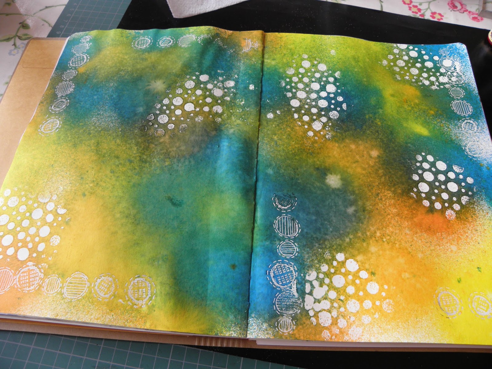 Maisie Moonshine's: Faux Batik (resist) Technique - Photo Tutorial - Part 1