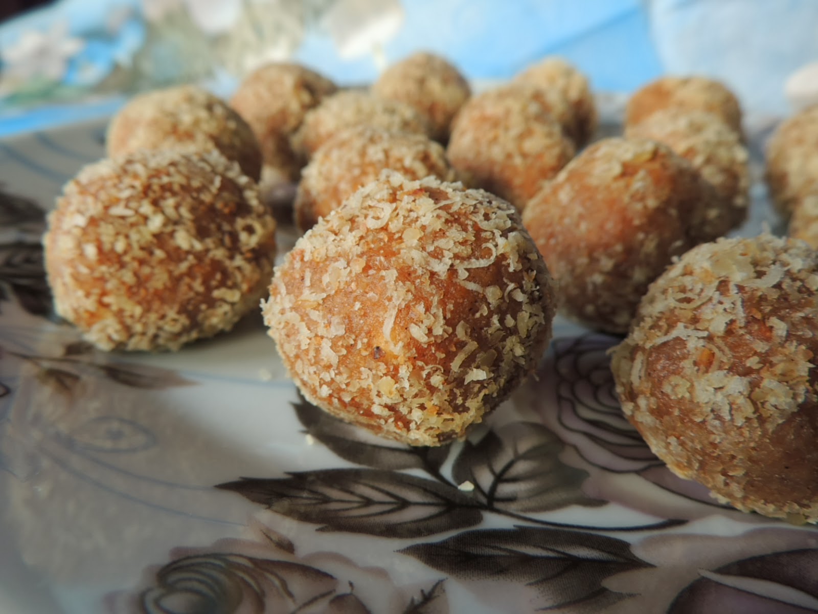 Jednostavni recepti: Bombice sa ćeten alvom