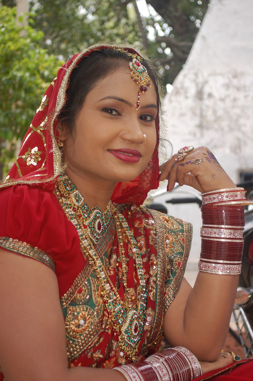 Chhattisgarh's Page 3: Mona Sen Chhattisgarhi Actress In Bridal Look