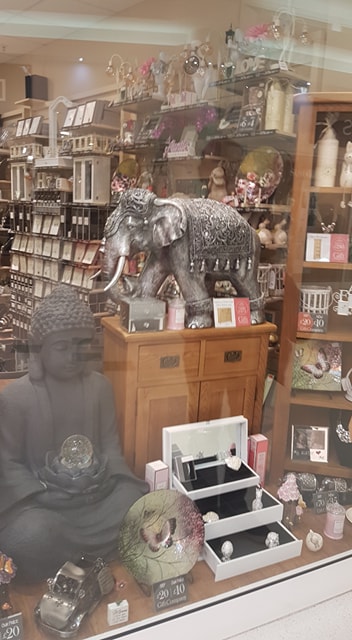 Porsche-noir: Freeport Talke, Stoke-on-Trent