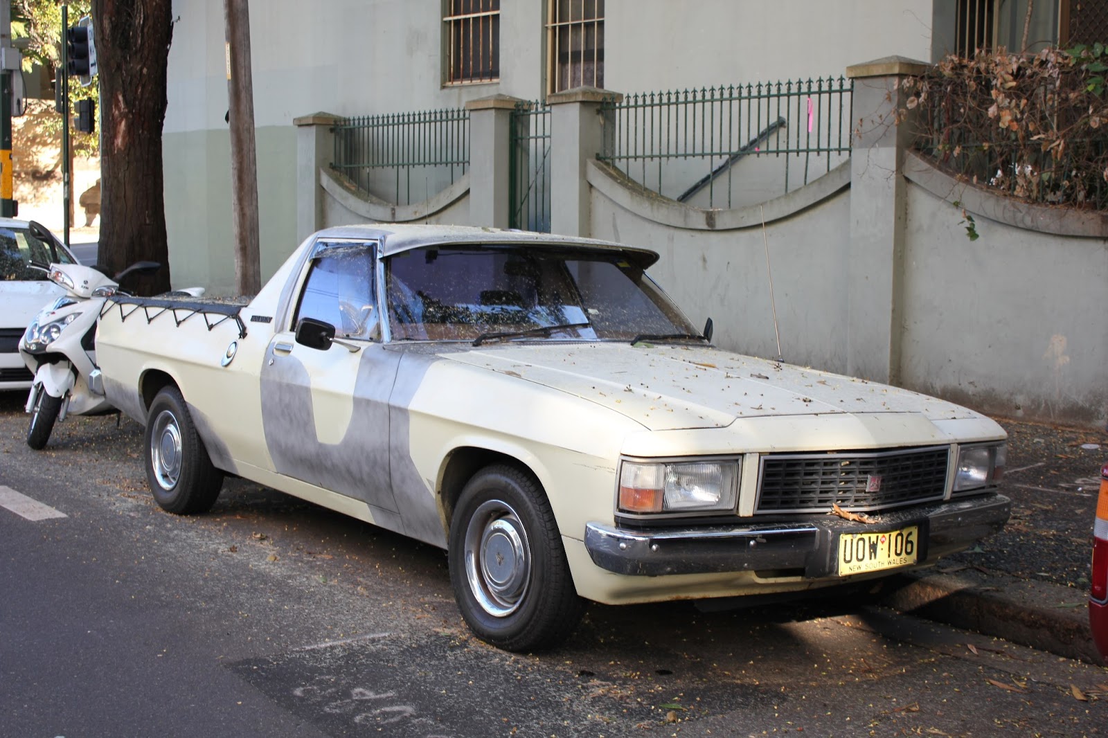 Aussie Old Parked Cars: 1983 Holden WB Ute