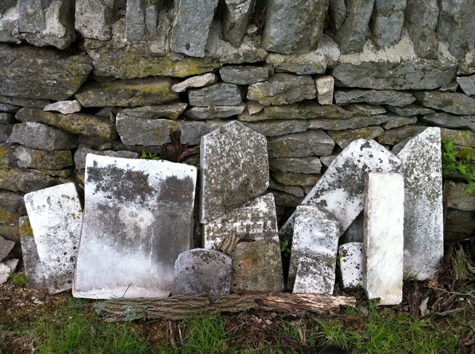Gravestoned: Silent Sunday: Stone fence