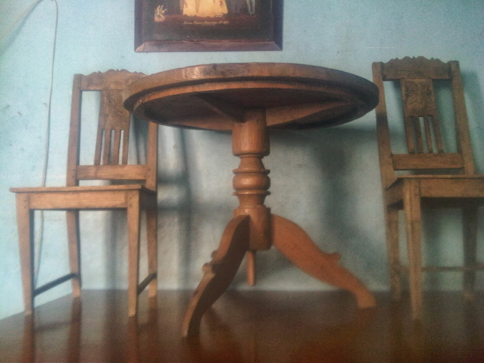 konita mebel antik: meja kursi kampung