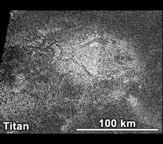 Una Ventana al Mundo: La extraña cruz gigante de Titán
