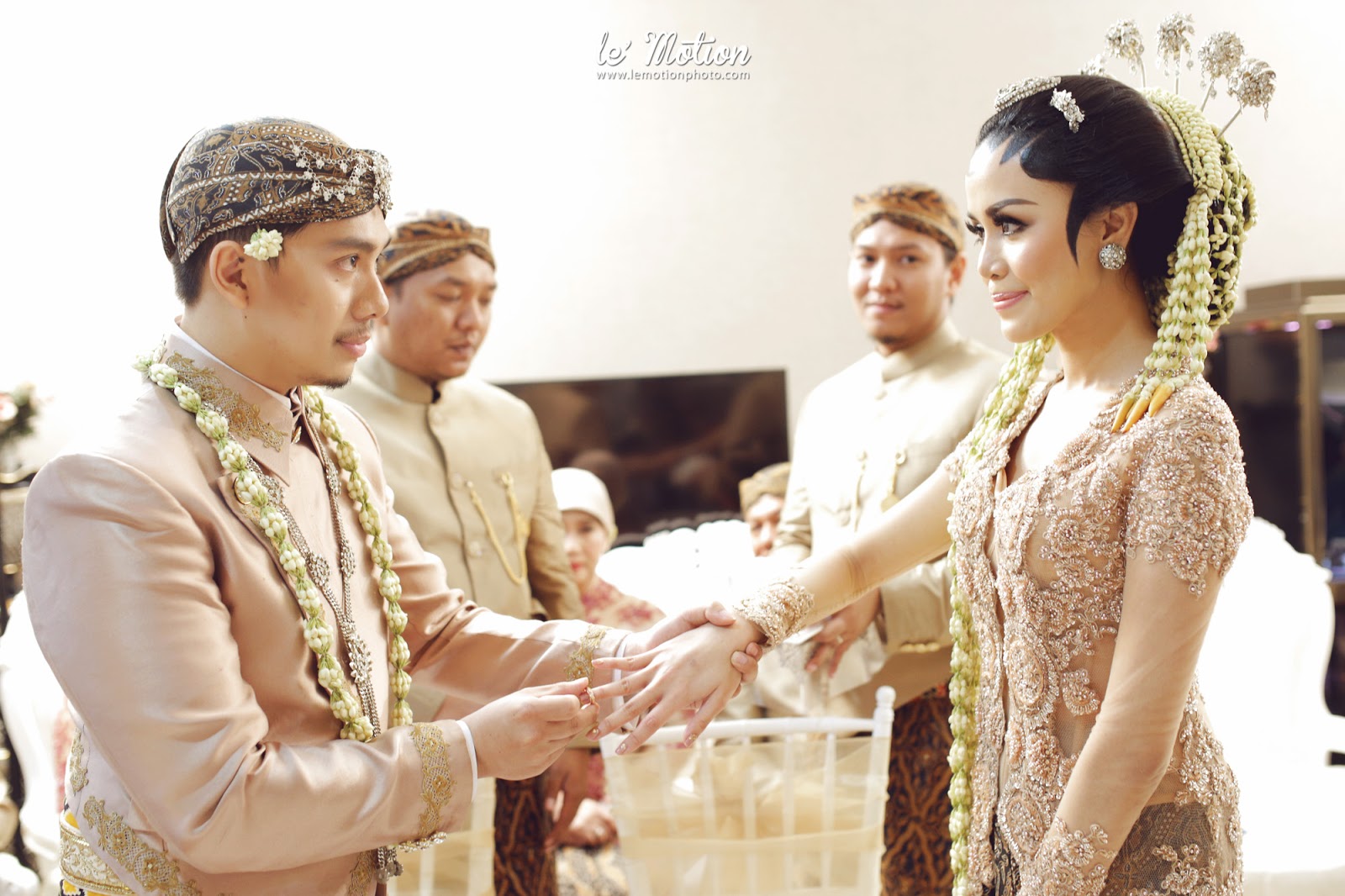 Le Motion Photo: Stephanie & Gilang Wedding (Pernikahan adat Jawa)