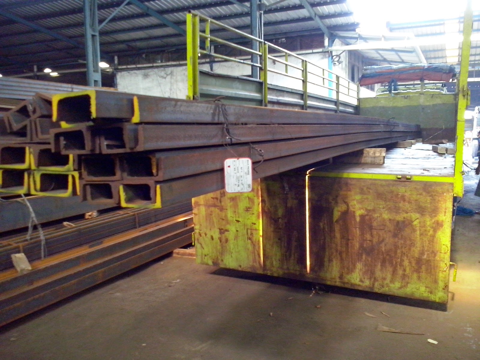 AMEX TRANS: KIRIMAN BESI UMP KRAKATAU STEEL