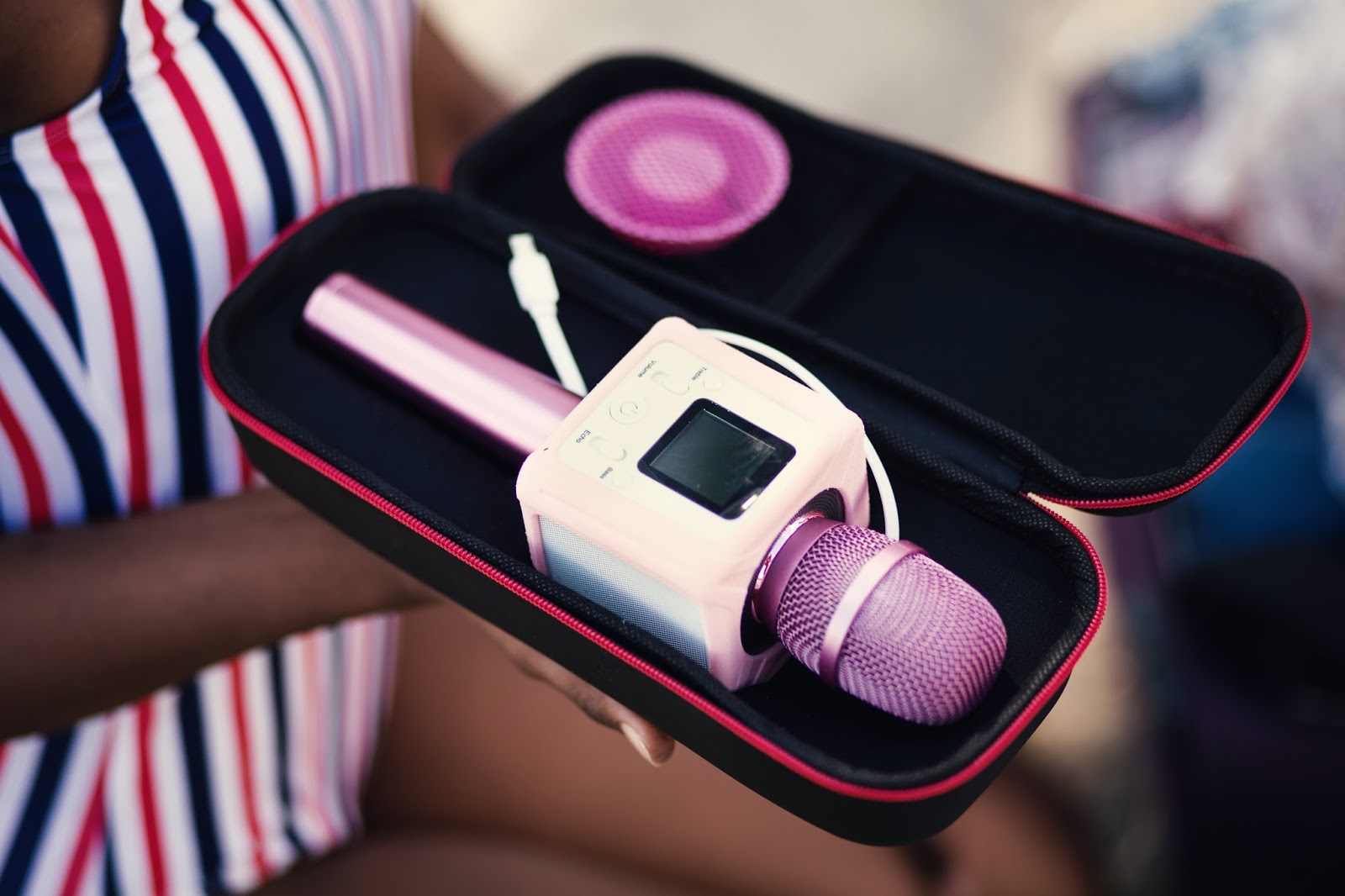 K3 Touch Screen USB Charging Wireless Karaoke Microphone with Built-in ...