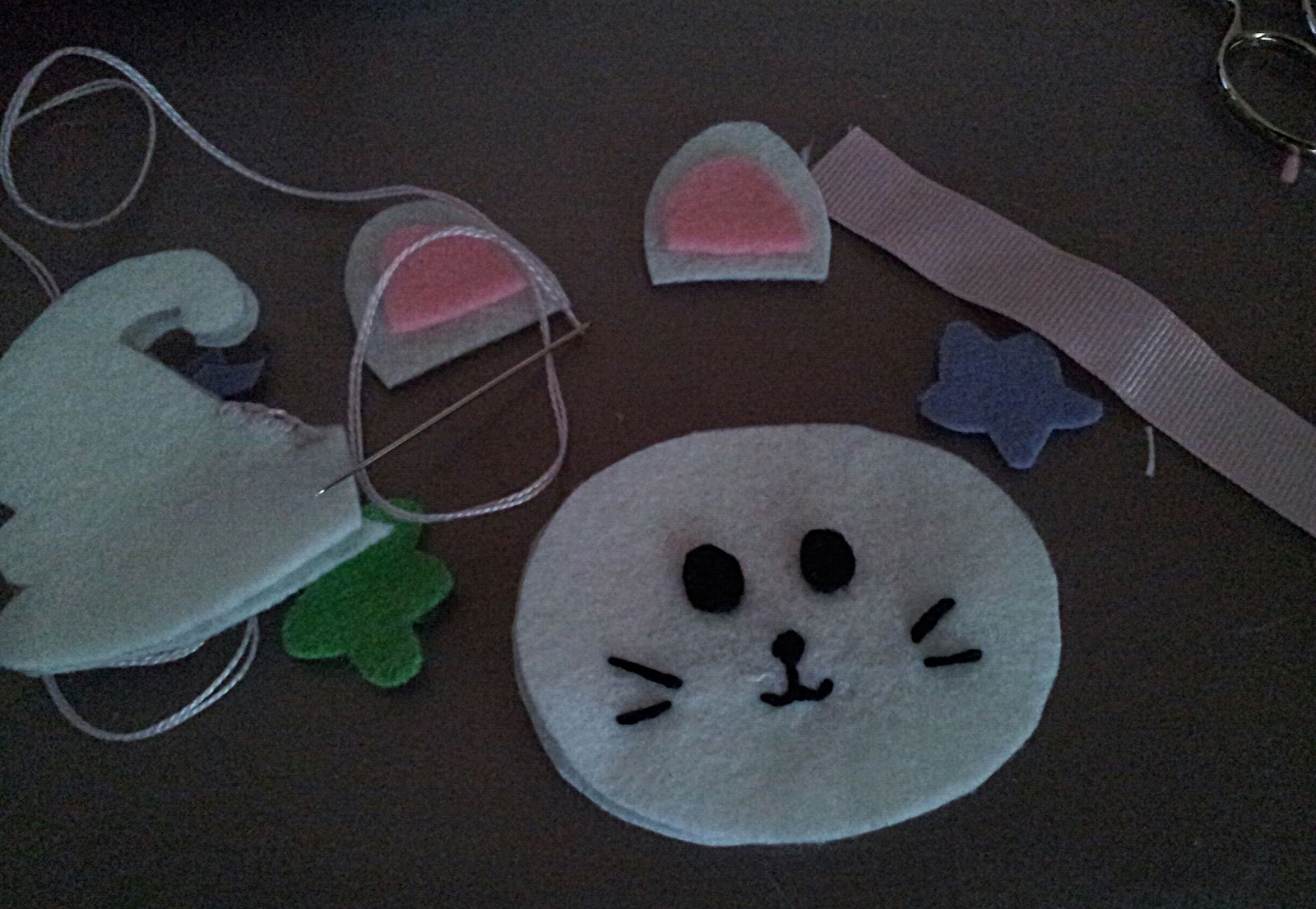 LABORES EN LA LUNA: FIELTRO