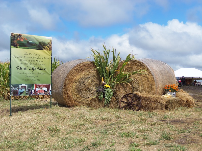 New Liturgical Movement: An Outdoor Mass with a Difference