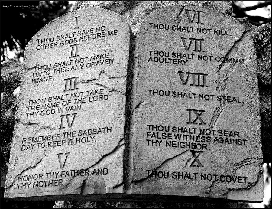 IDEAS UNLIMITED: THE TEN COMMANDMENTS - Puzzle - Exodus 20:3-6