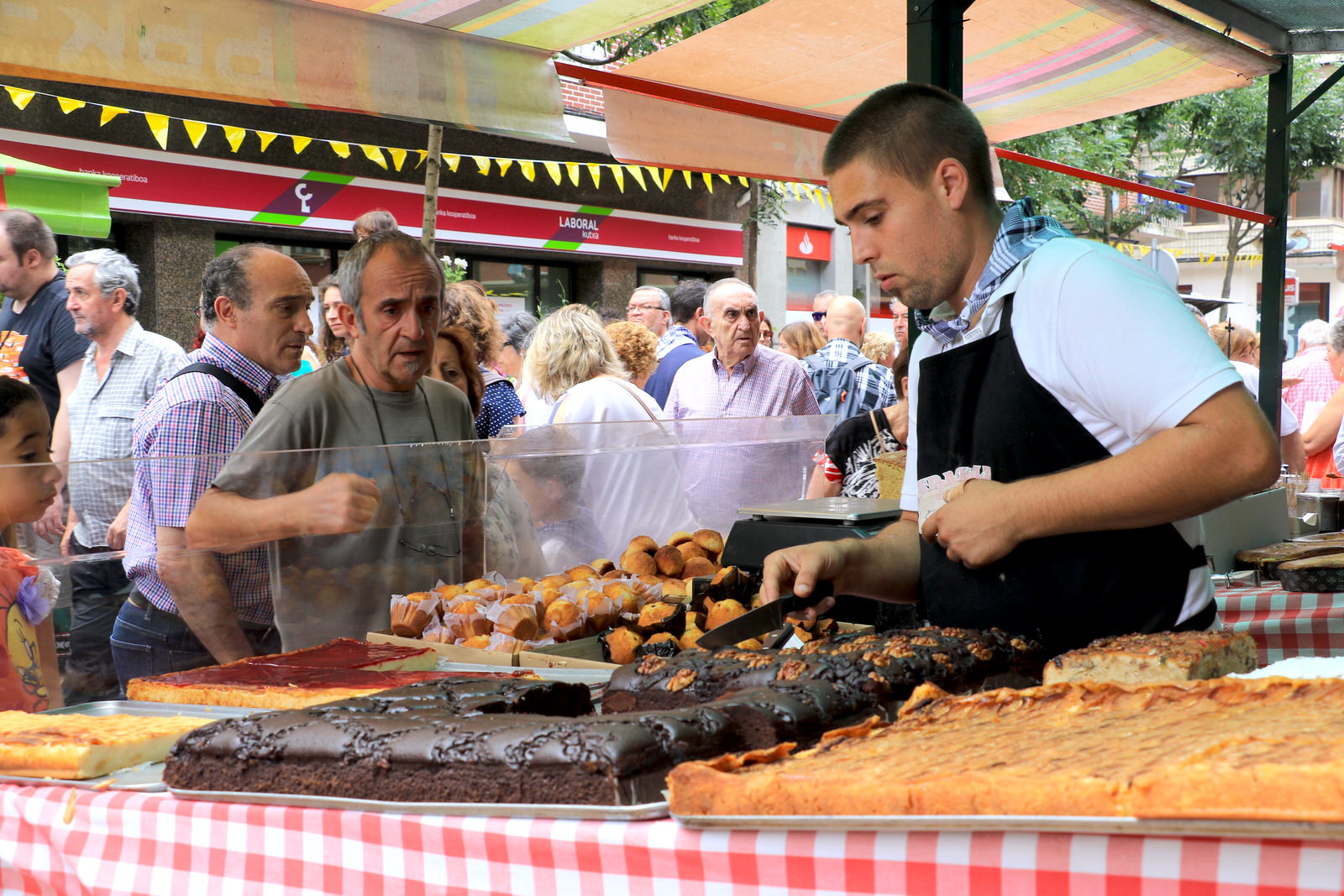 Las fiestas viven un último domingo multitudinario con la feria agrícola