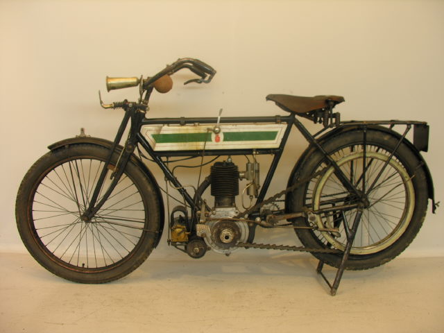 Antique Motorcycles: Triumph 4HP (1908)