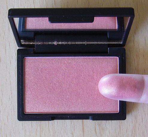 Miss Independent: Review: Rose Gold by Sleek