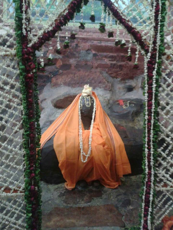 Giriraj Maharaj Govardhan:-:-:: Shri Girraj ji Baba jatipura MUKHAR ...