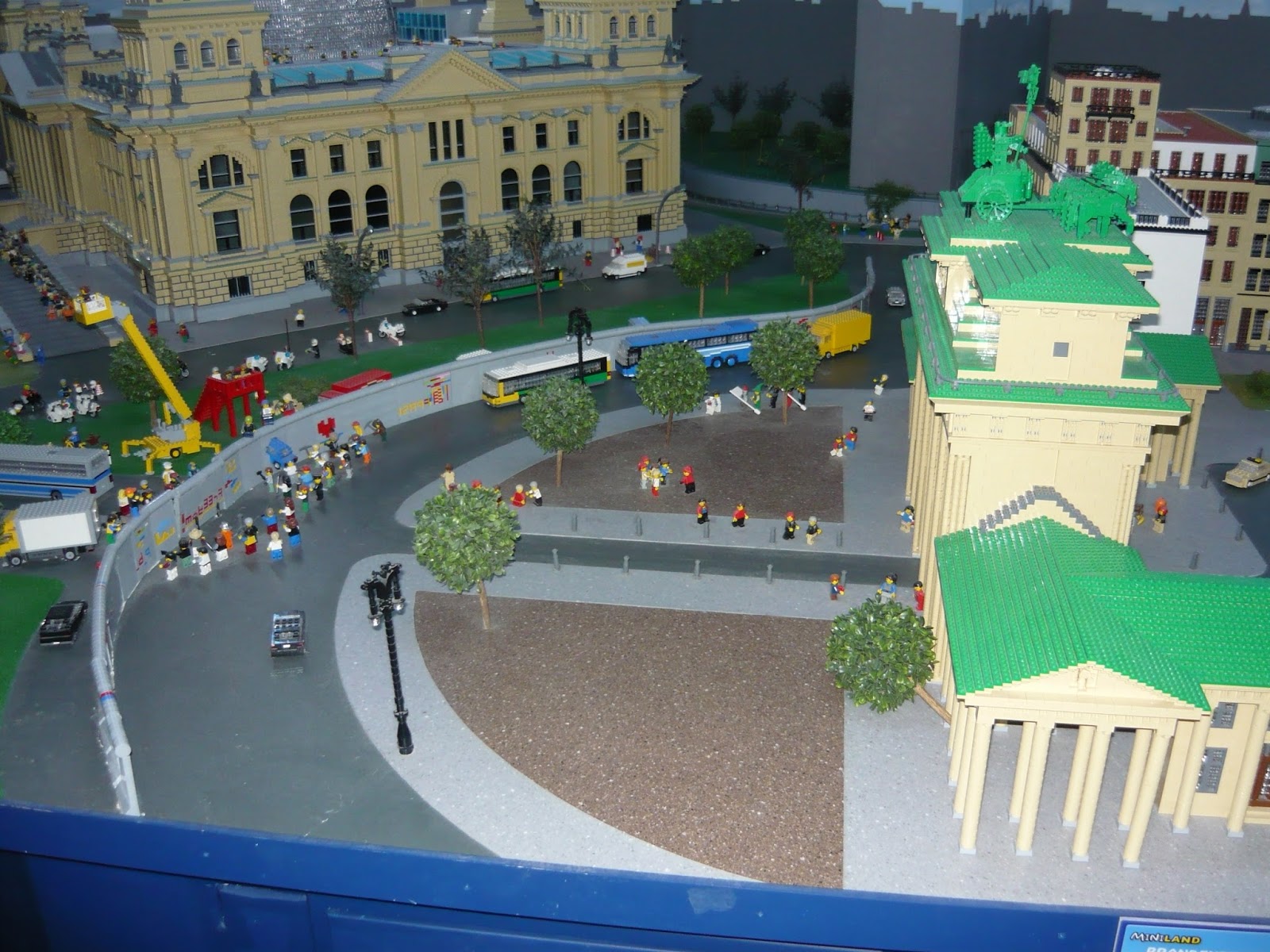 kustomizerkurt: Reichstag Berlin, perfect in Legoland...