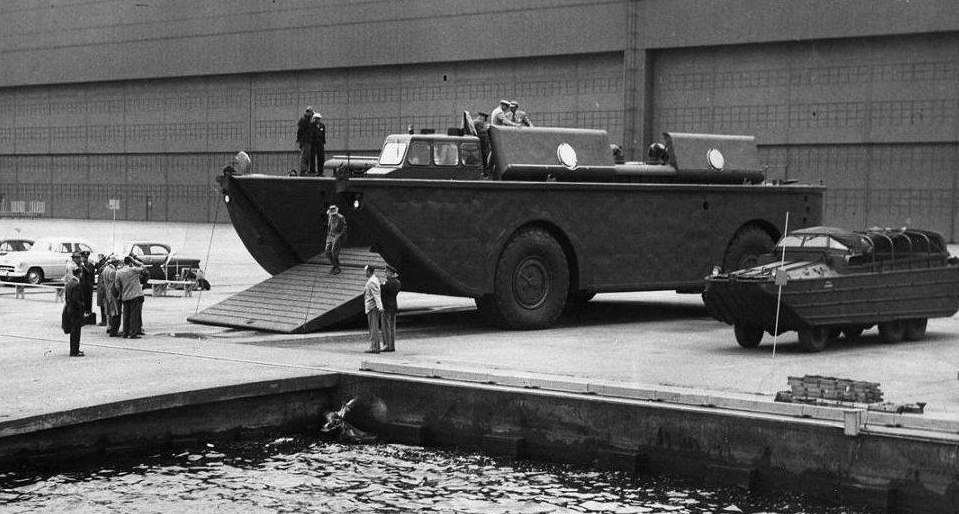 Armour force / Panssaroitu voima : LARC-LX