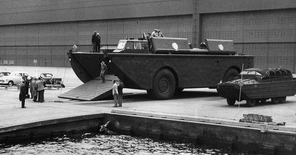 Armour force / Panssaroitu voima : LARC-LX