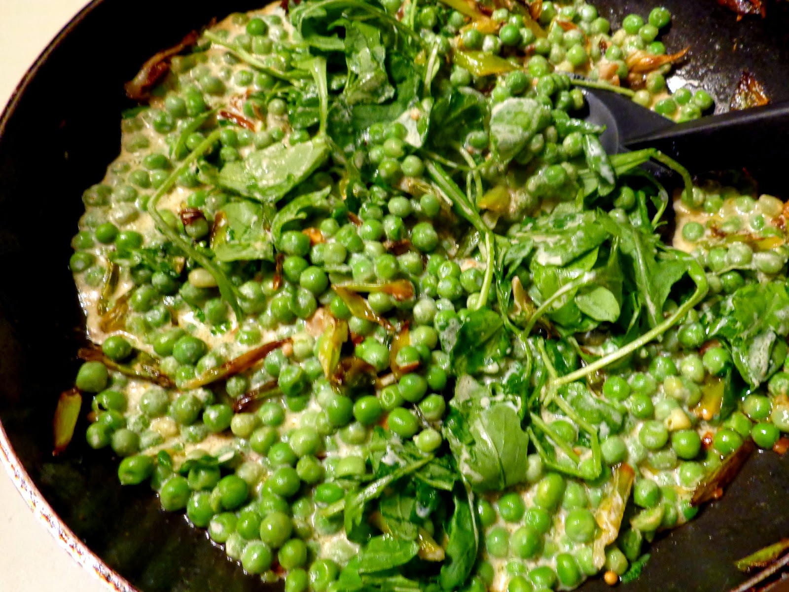 Wat ik gegeten heb: Warme erwtjes in mosterdsaus van Ottolenghi