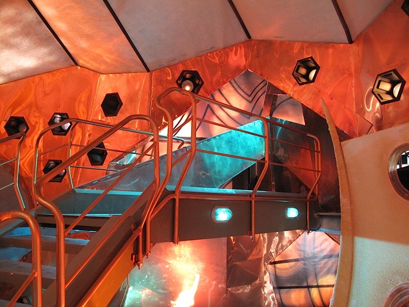 Making My 11th Doctor Costume: Cardiff Convention - TARDIS set tour