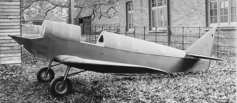 Free Flight -Vintage model airplane- cars-model retro avion et voiture ...