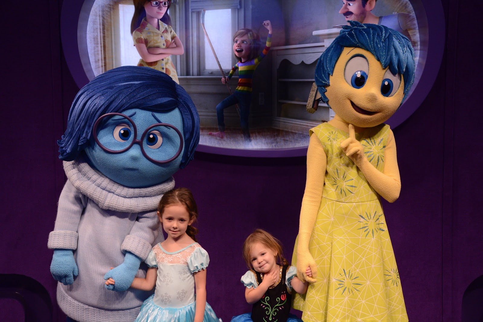 Disney: Epcot - This Unfamiliar Road