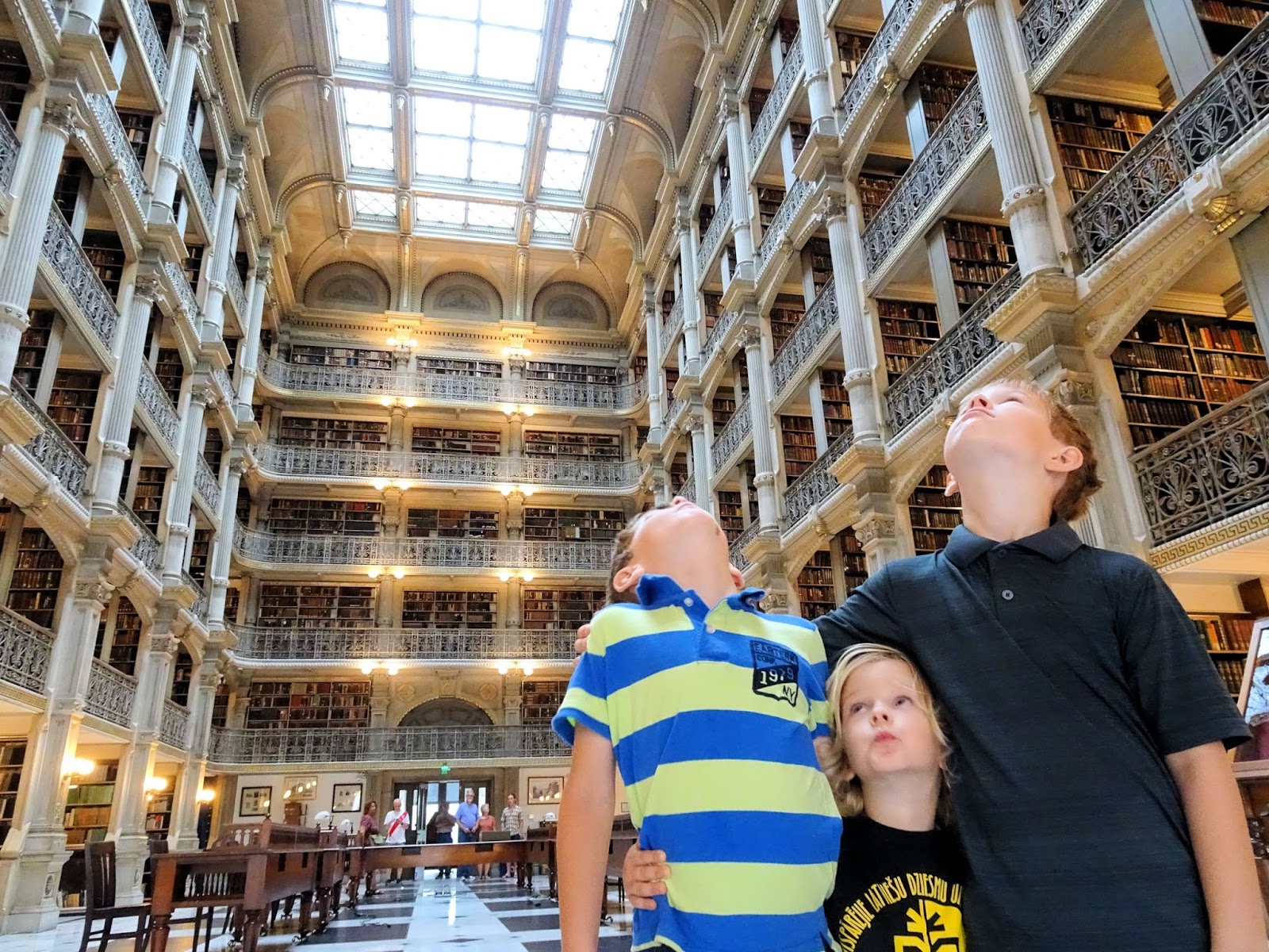 Femme au foyer: The George Peabody Library, a cathedral of books