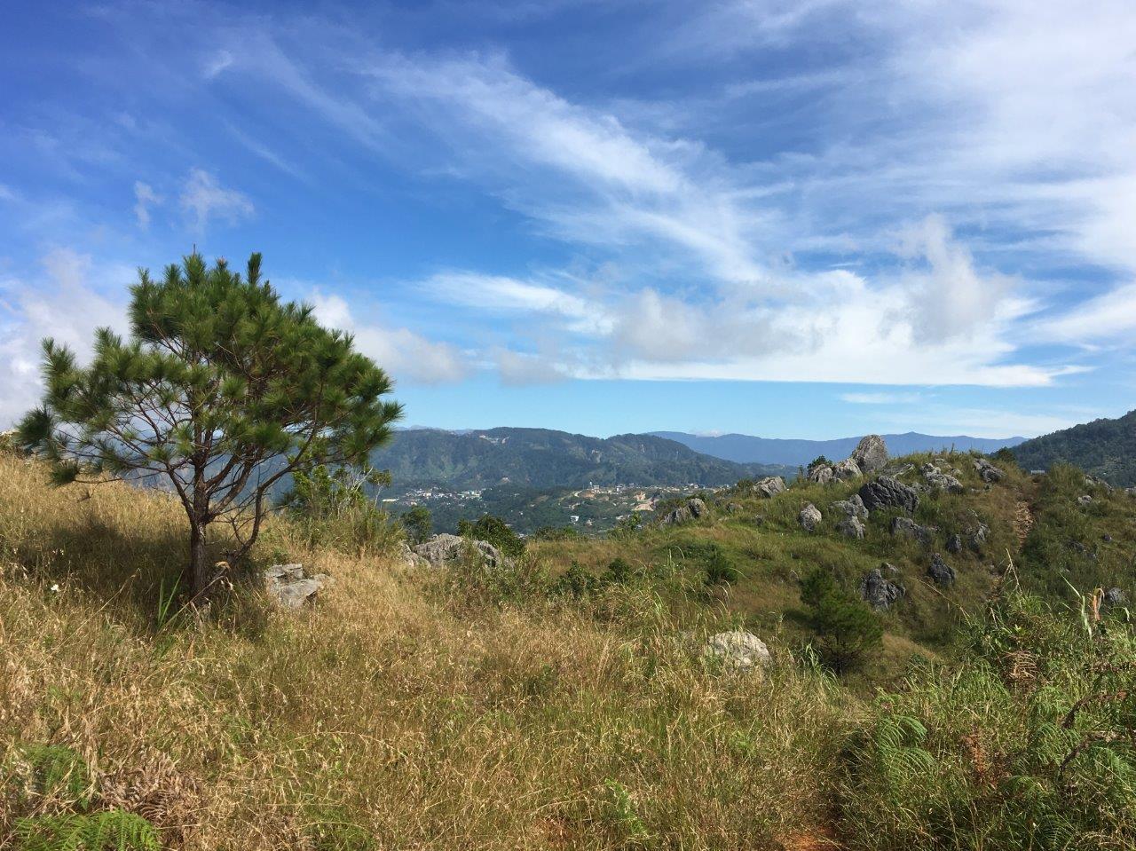 Hiking in La Trinidad : Tayawan View Deck and Mt. Kalugong