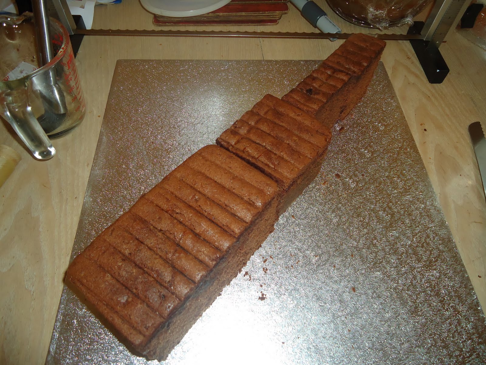 The Lavender Cakes How To Make A Cricket Bat Cake the-lavender-cakes-how-to-make-a-cricket-bat-cake