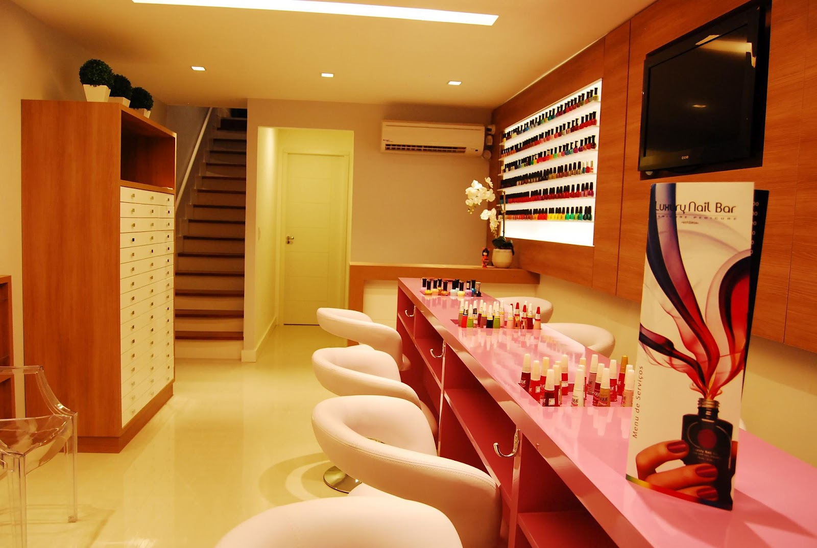 BOM TOM por Flávia e Larissa: Luxury Nail Bar!