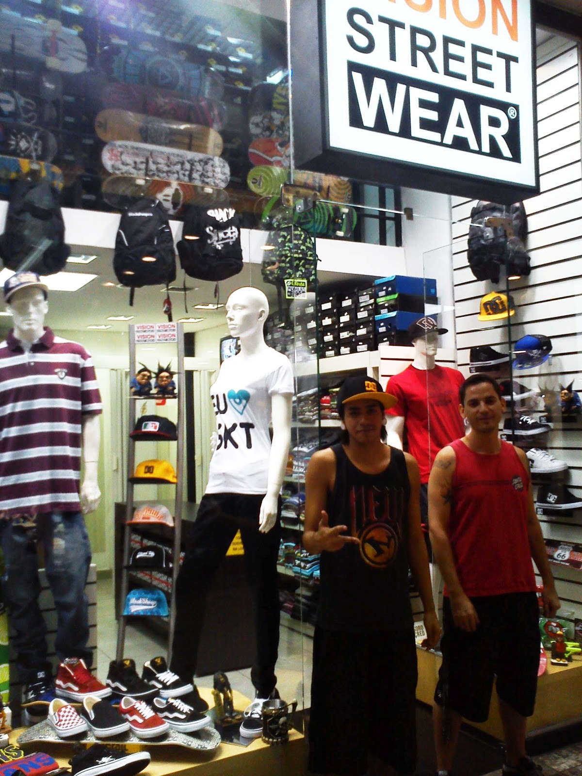 AMEE Skate Arte: AMEE NA LOJA STREET WEAR SBC E VISION STREET WEAR