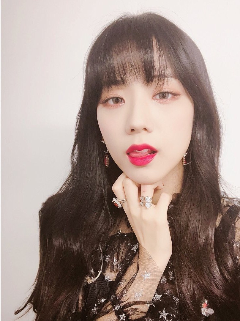 JISOO IN INSTIZ AREA 18.01.28 - BlackPinkbuzz