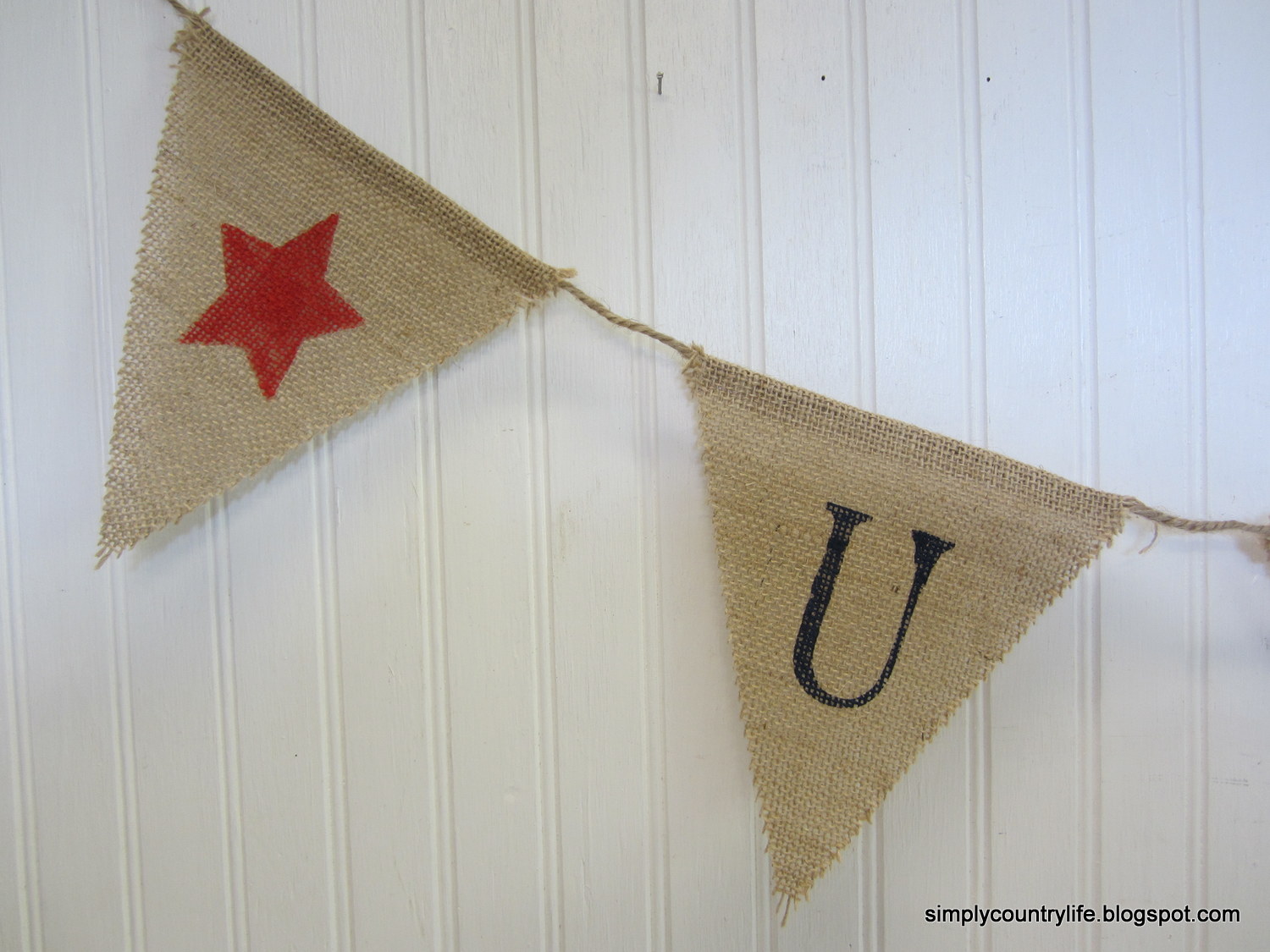 Simply Country Life: Super Easy Patriotic Burlap Banner