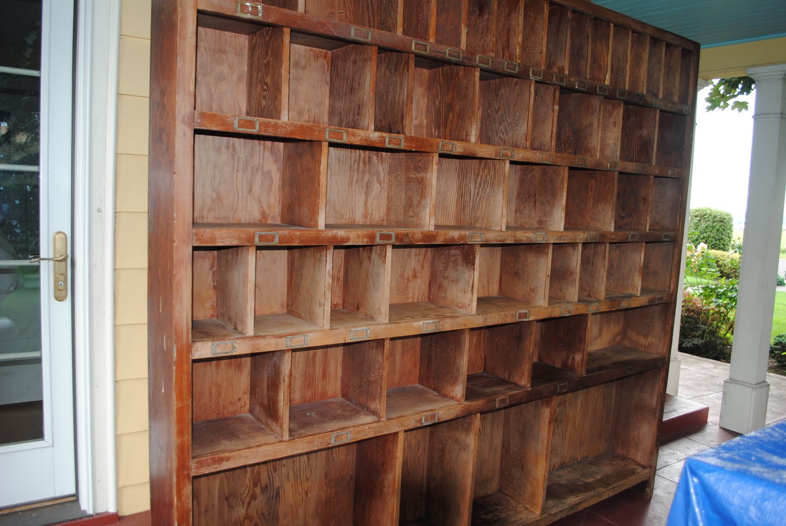 Brocanteur Vintage: Cubbies, cubbies and more cubbies