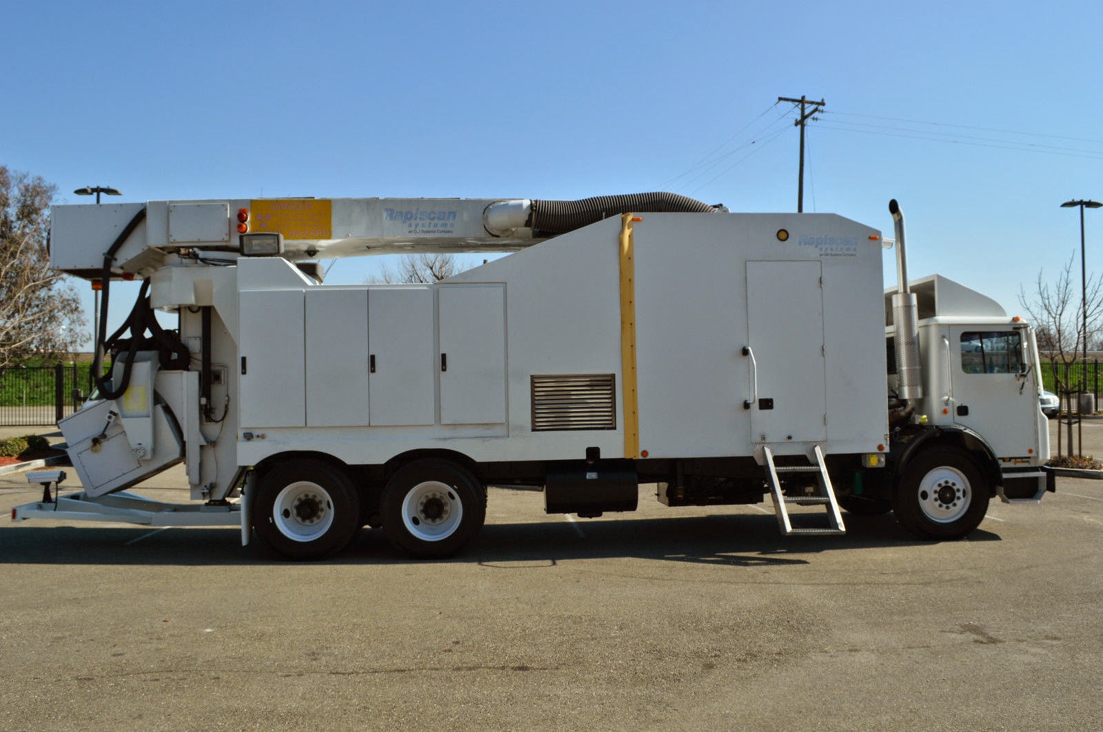 25k: One Gov't Owned: 2007 Mack XRay Scanning Truck - DailyTurismo