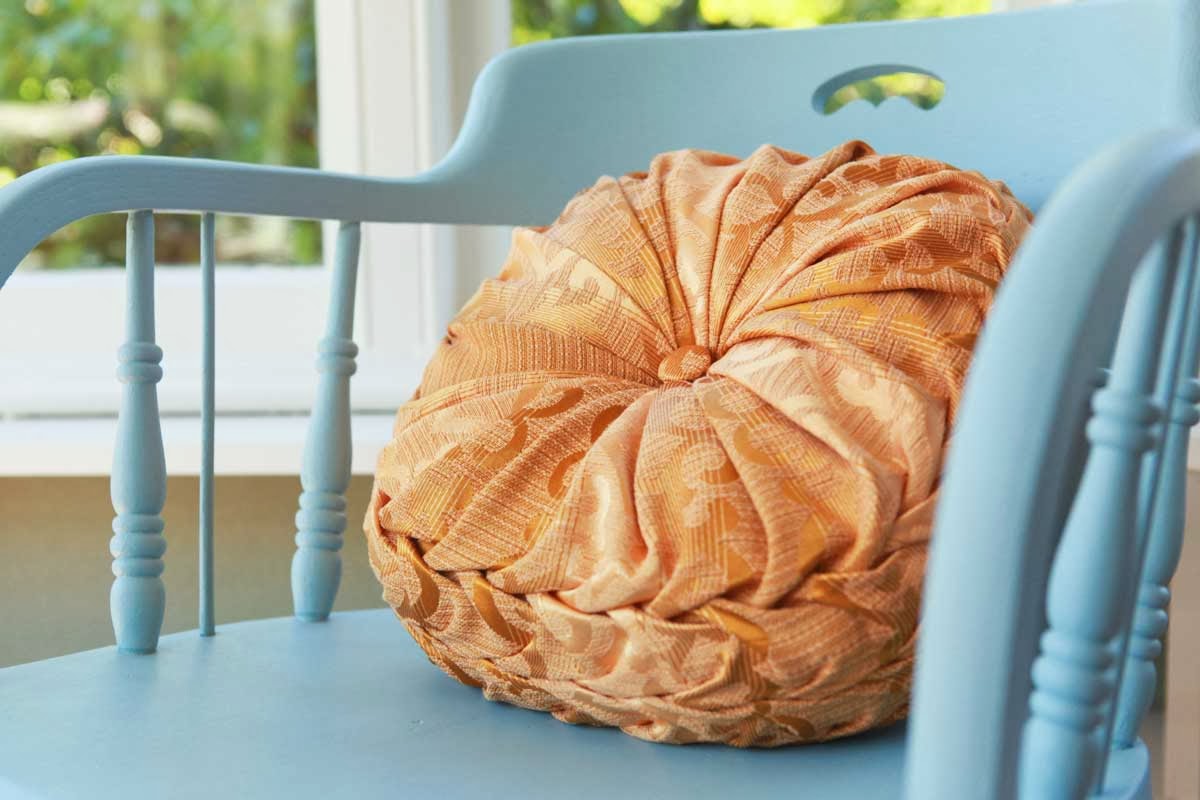 The Round Retro Cushion - Pattern Chart & Tutorial | Jennifer Lauren ...