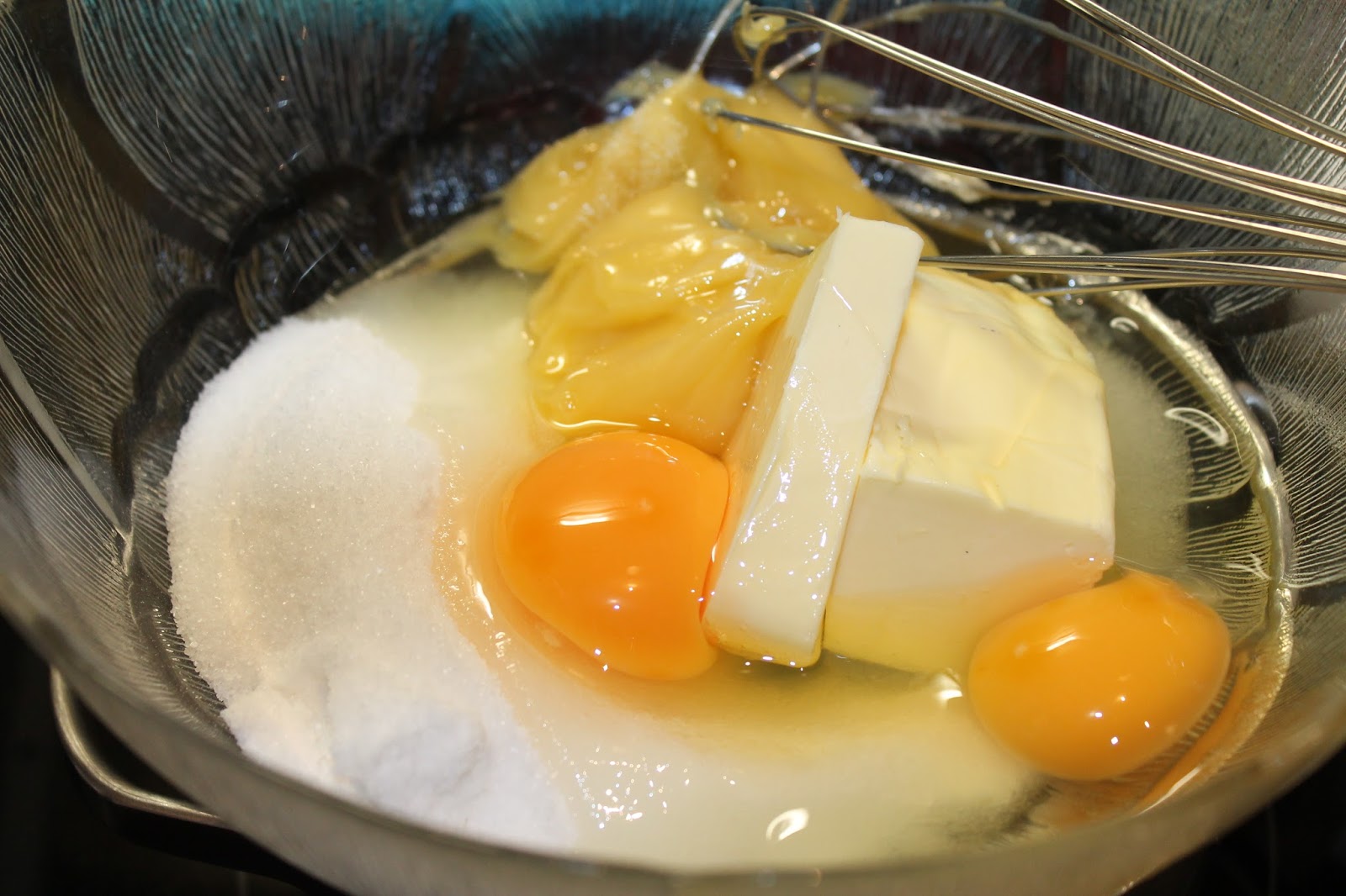 Pasiunea de a găti: Tort ,,Medovic cu visine''