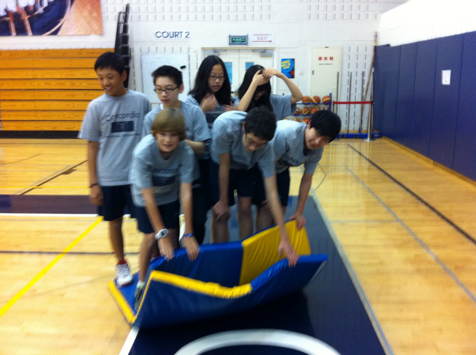 Cooperative Games with 7th and 8th grade - Aura Fitness Studio