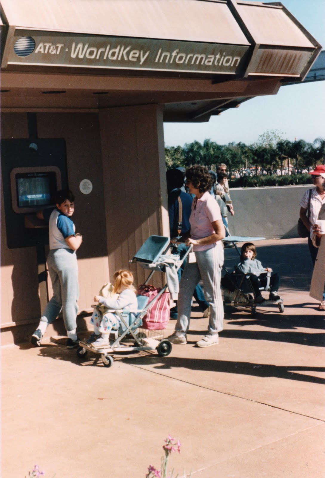 PracticalWDW: Epcot 35: RetroWDW Walking Tour