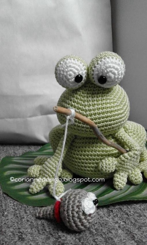 Corianne Design: Kobe and Kenji frog